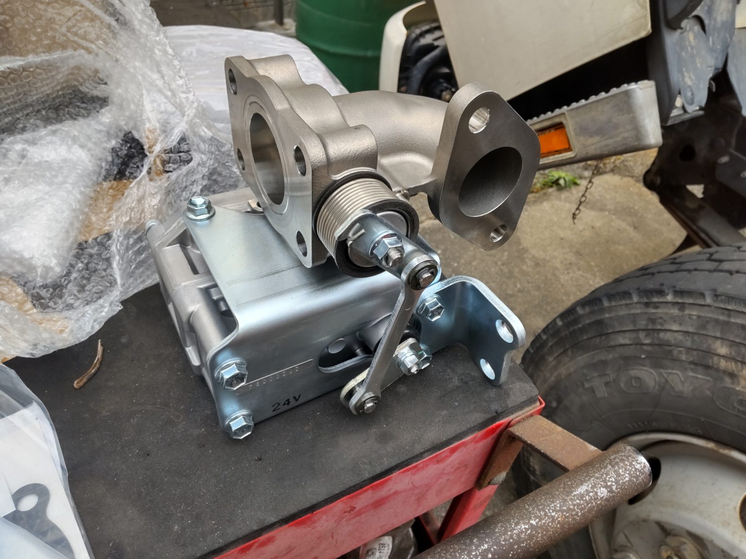 ヒノ レンジャー EGRアクチュエーター交換 – ㈱ワシヅオートセンター